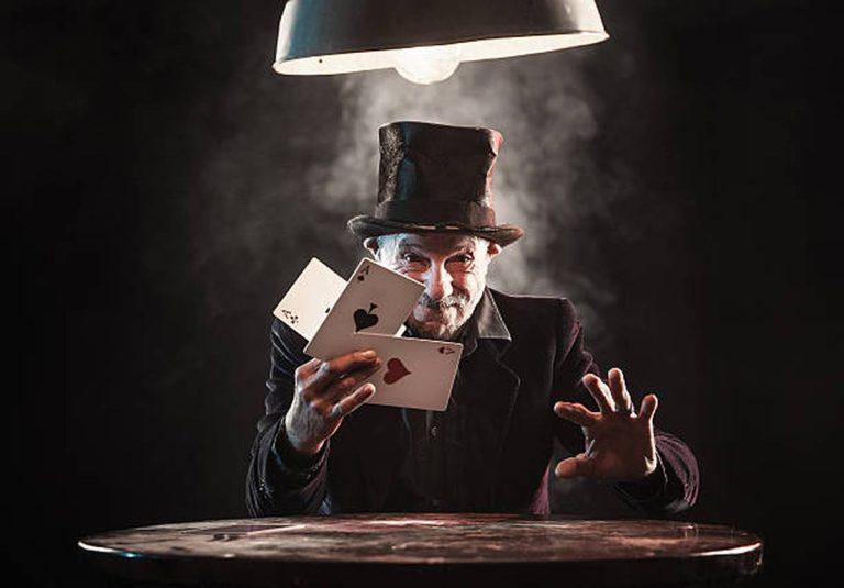 Cards for tricks. Types and how they differ.